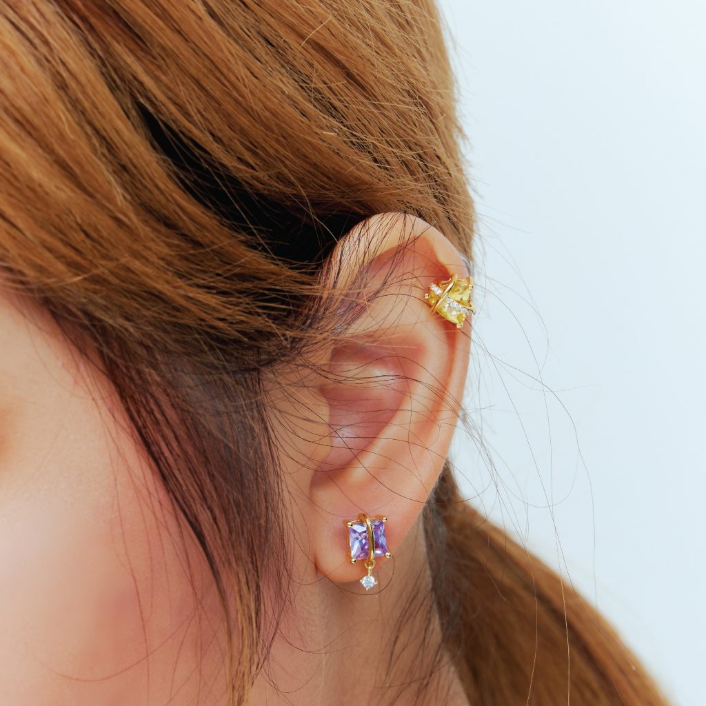 Romantic Hug Triangle Stud Earring - Swan