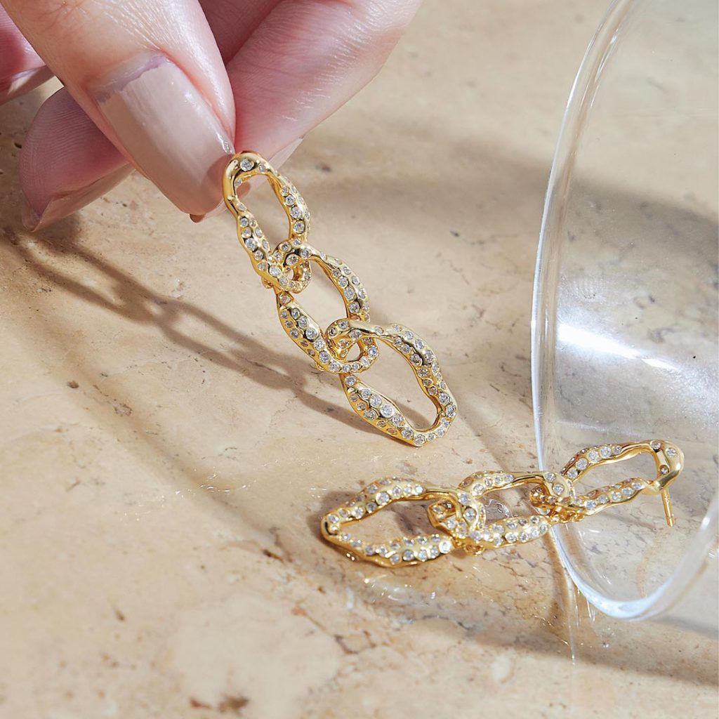 Theo Stone Chain Earring - Swan