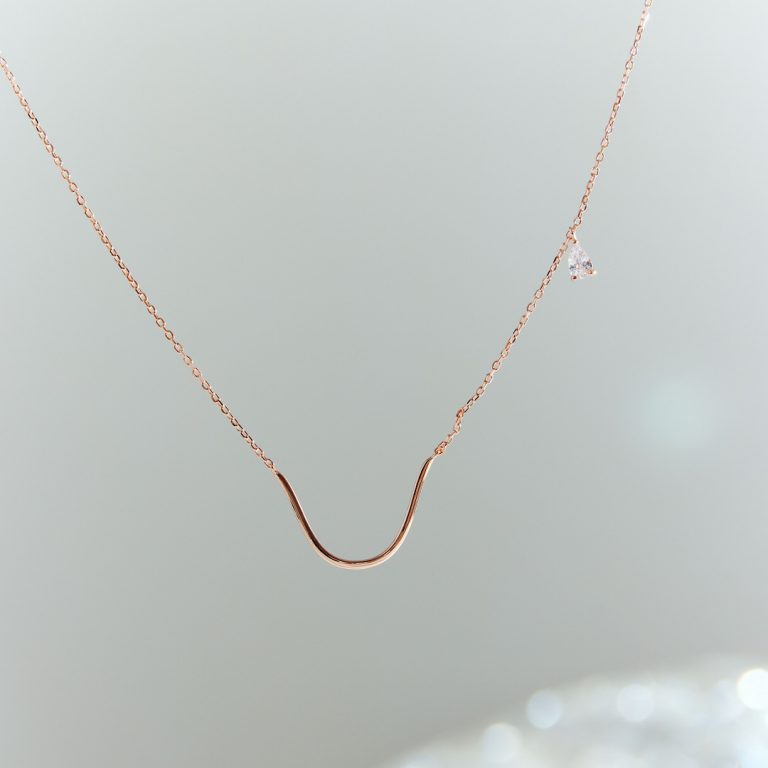 Phoenix Tears Face Chain Earring - Swan